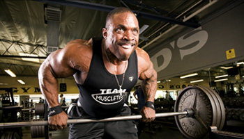 MELVIN TRAINS BACK | Muscle & Fitness