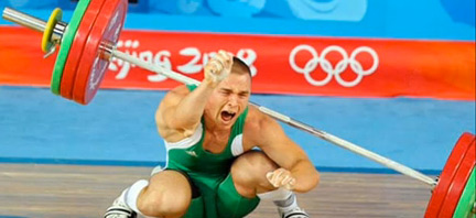 Hungarian Weightlifter Trains for the Olympics - in his Garage | Muscle ...