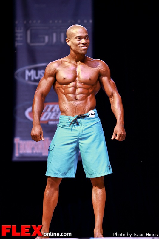 Julius Roberts - Men's Physique Class C - Phil Heath Classic 2013 ...