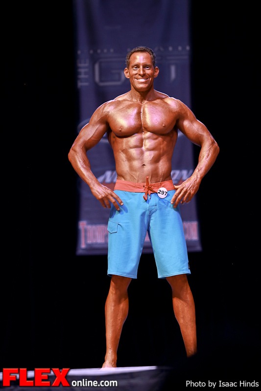 Michael Postar - Men's Physique Class D - Phil Heath Classic 2013 ...