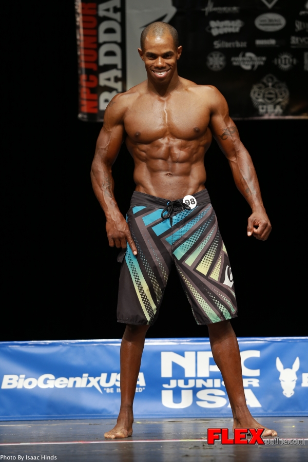 Jarrett Moore | Muscle & Fitness