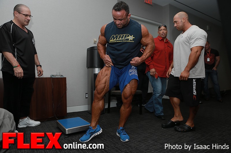 Check-In Photos - 2013 Toronto Pro | Muscle & Fitness