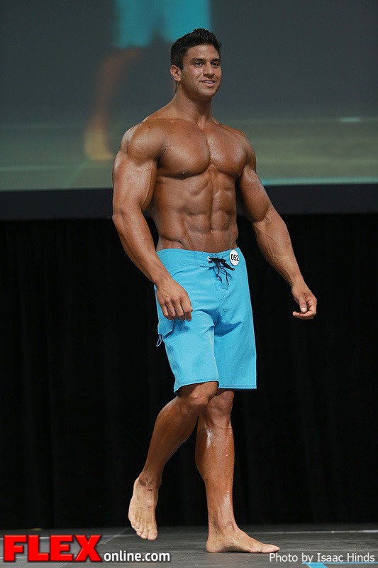 Dean Fazzolari - Men's Physique - 2013 Toronto Pro | Muscle & Fitness
