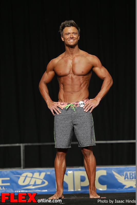 Dustin Carwile | Muscle & Fitness