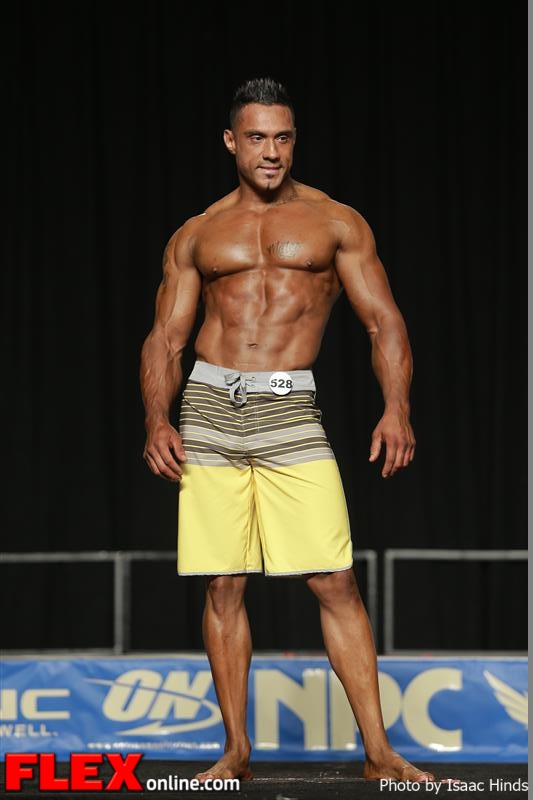Johnny Quinones | Muscle & Fitness