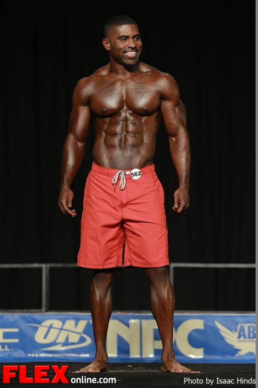 Antoine Scott | Muscle & Fitness