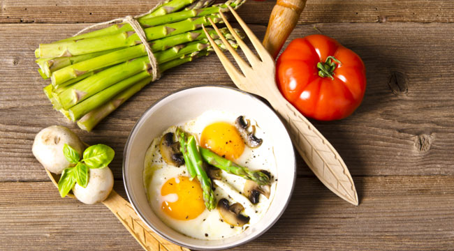 Muscle-Building Asparagus and Cherry Tomato Omelet Recipe | Muscle ...
