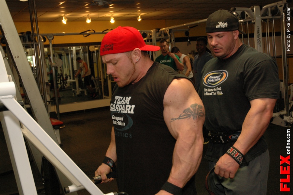 Flex Lewis Off-Season Shoulder Workout | Muscle & Fitness
