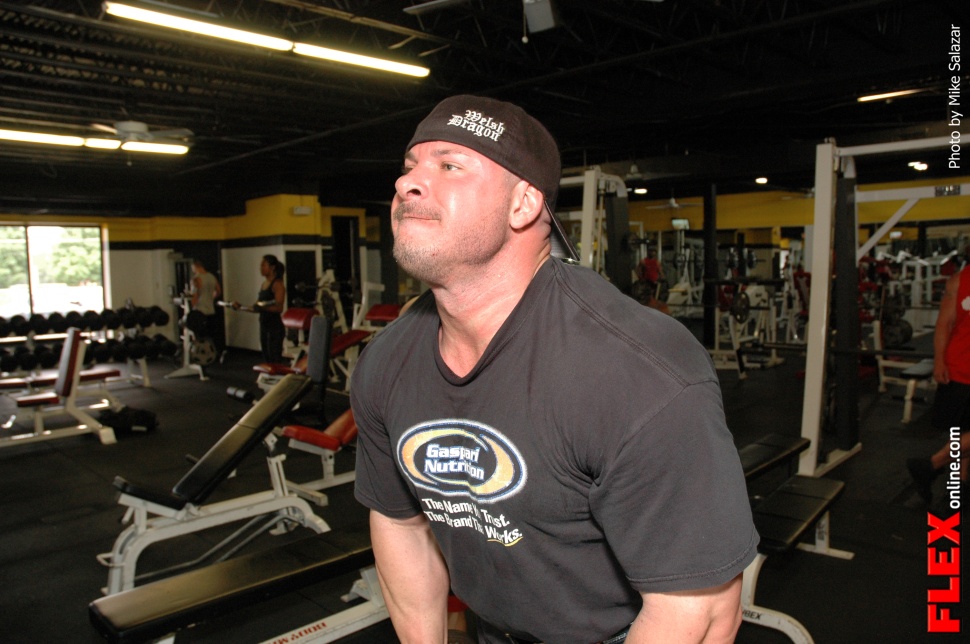 Flex Lewis Off-Season Shoulder Workout | Muscle & Fitness