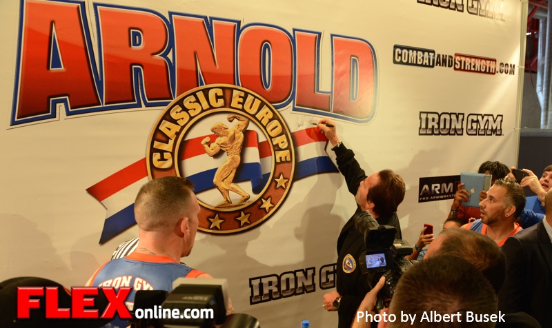 Behind the Lens of Albert Busek at the Arnold Spain | Muscle & Fitness