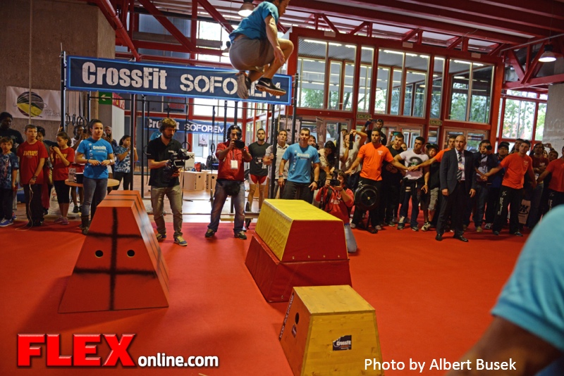 Behind the Lens of Albert Busek at the Arnold Spain | Muscle & Fitness