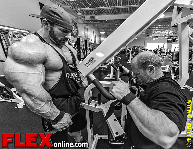 Hardcore Photo Exclusive: Flex Lewis | Muscle & Fitness