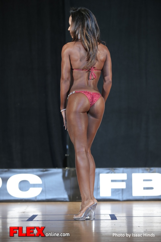 Yeshaira Robles - Bikini - 2014 IFBB Pittsburgh Pro | Muscle & Fitness