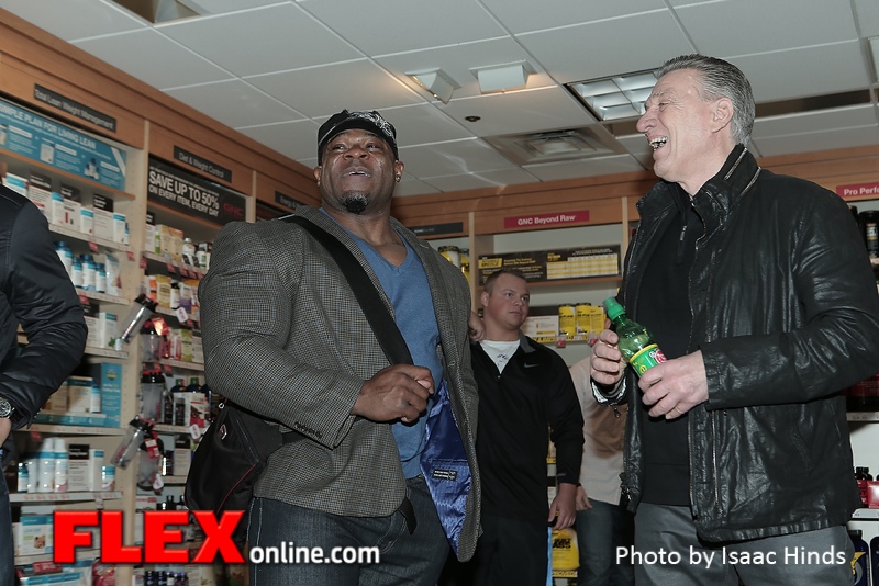 2014 IFBB Pittsburgh PRO - GNC Appearance | Muscle & Fitness