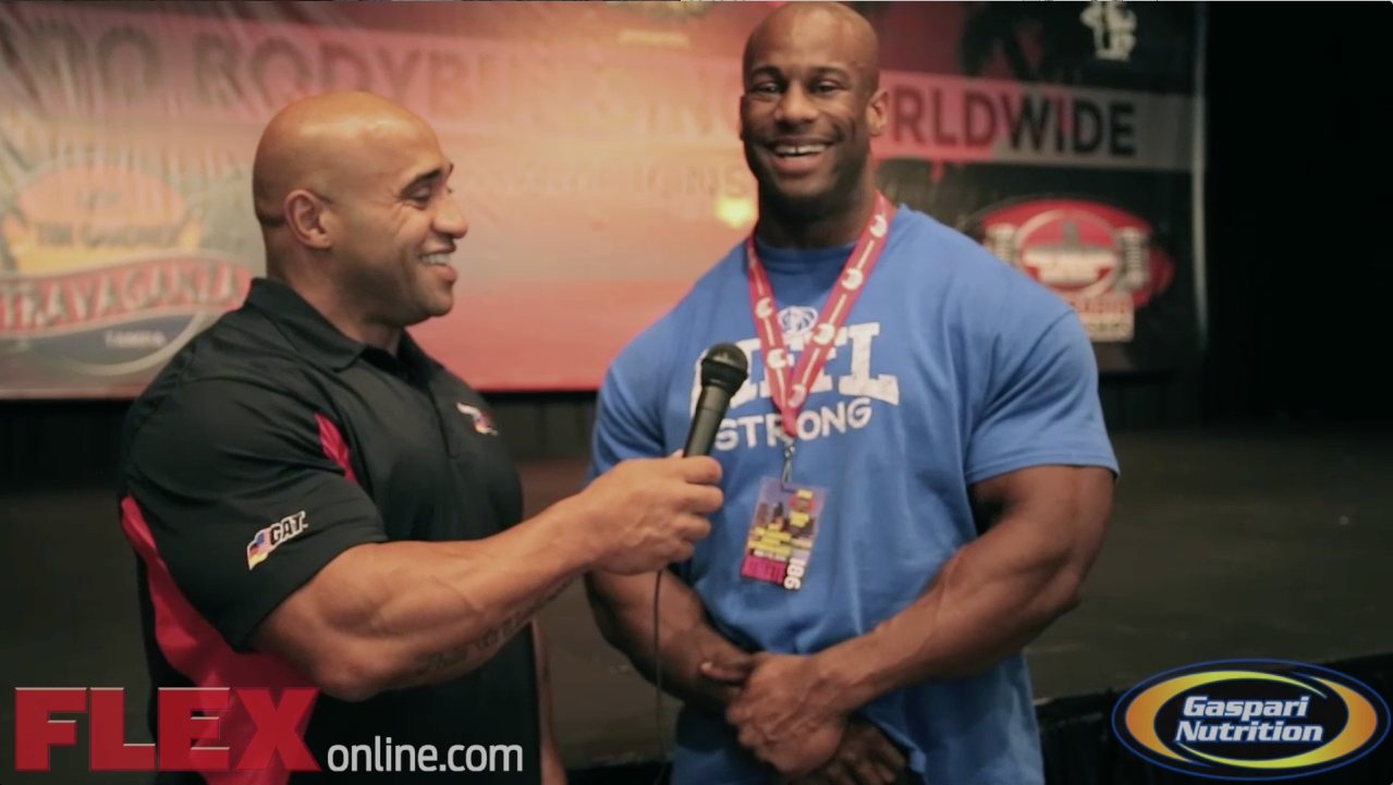 Stephen Frazier at the 2014 Tampa Pro Check-Ins | Muscle & Fitness