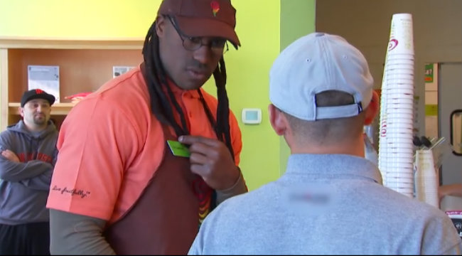 Video: Vernon Davis Goes Undercover | Muscle & Fitness