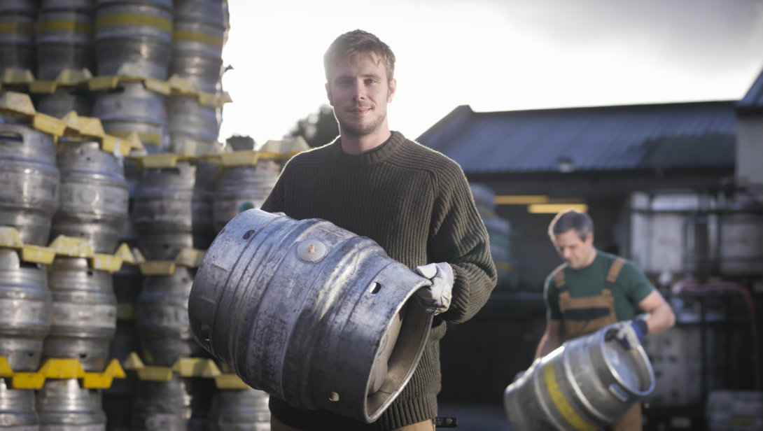 Zen and the Art of Keg Lifting | Muscle & Fitness