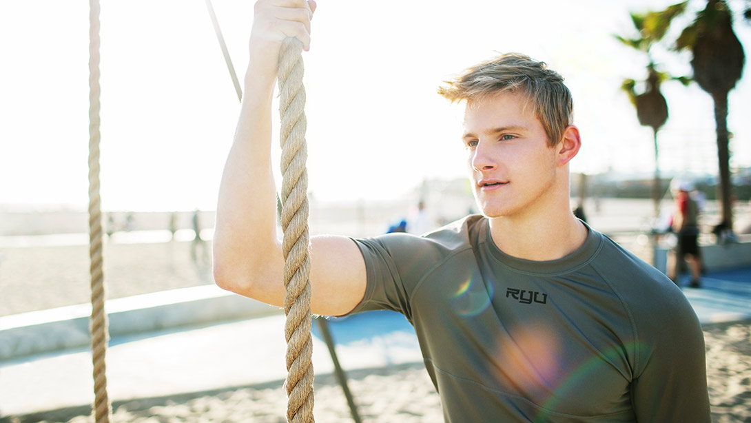 Alexander Ludwig: M&F Interviews the Viking | Muscle & Fitness