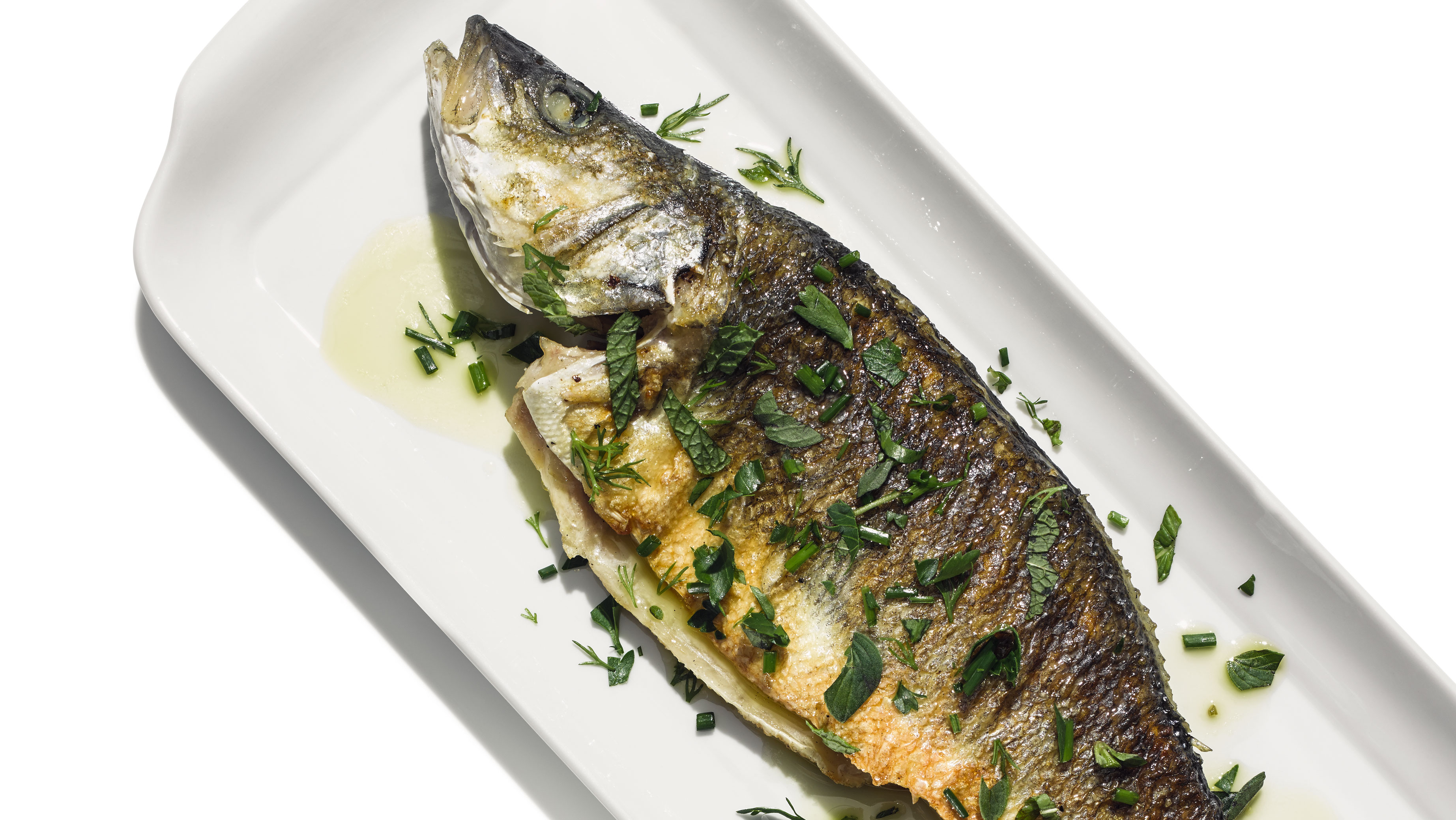 You Can Gain Mass and Have Your Fish Too | Muscle & Fitness