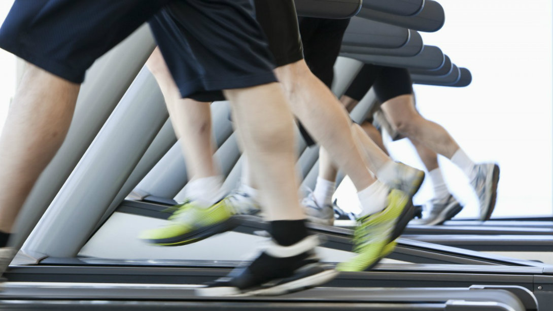 Take the Guesswork Out of Beating Gym Crowds | Muscle & Fitness
