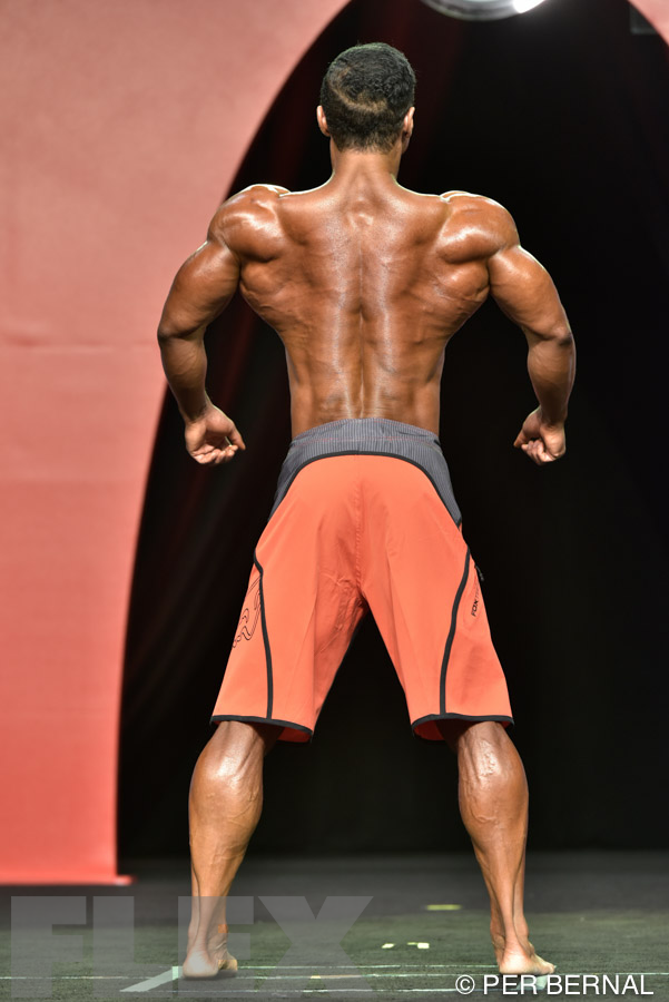 Earnest Flowers - Men's Physique - 2015 Olympia | Muscle & Fitness
