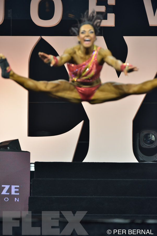 Fiona Harris - Fitness - 2015 Olympia | Muscle & Fitness