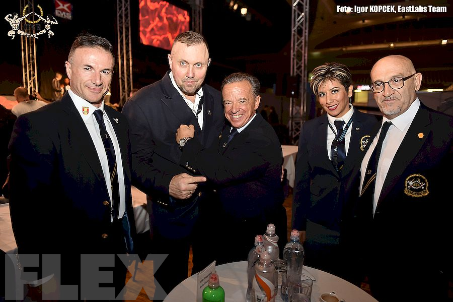 Open Bodybuilding Awards - 2015 IFBB EVLS Prague Pro | Muscle & Fitness