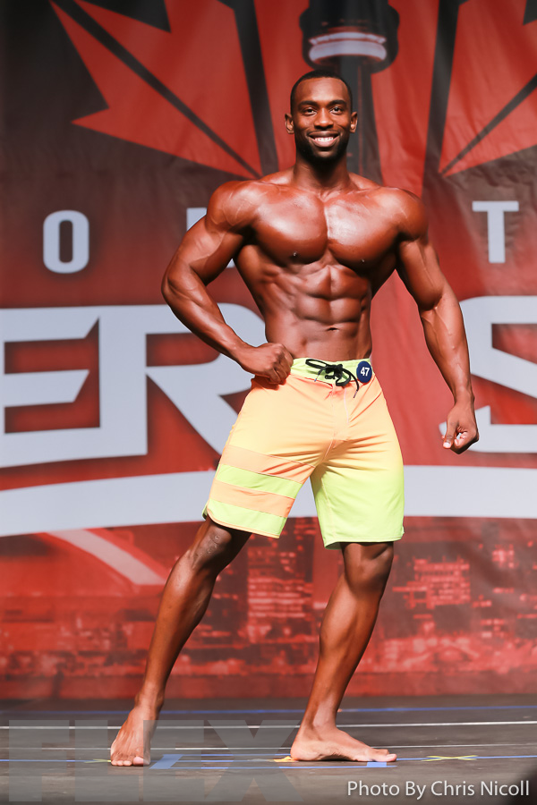 2015 IFBB Toronto Pro Supershow | Muscle & Fitness