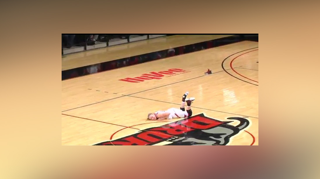 Basketball Player Loses Shoe During Game and Shaq Notices | Muscle ...