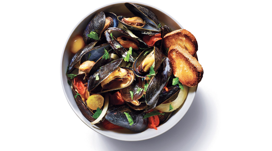 Chef Robert Irvine's Prince Edward Mussels | Muscle & Fitness