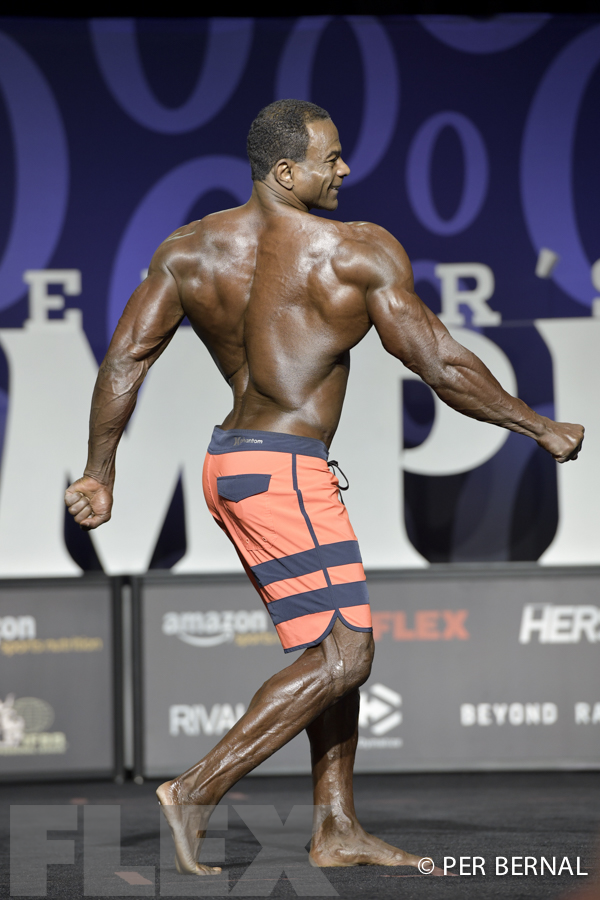 Michael Ferguson - Men's Physique - 2017 Olympia | Muscle & Fitness