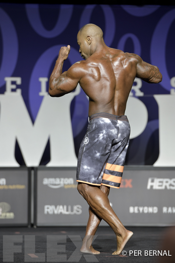 Antoine Williams - Men's Physique - 2017 Olympia | Muscle & Fitness