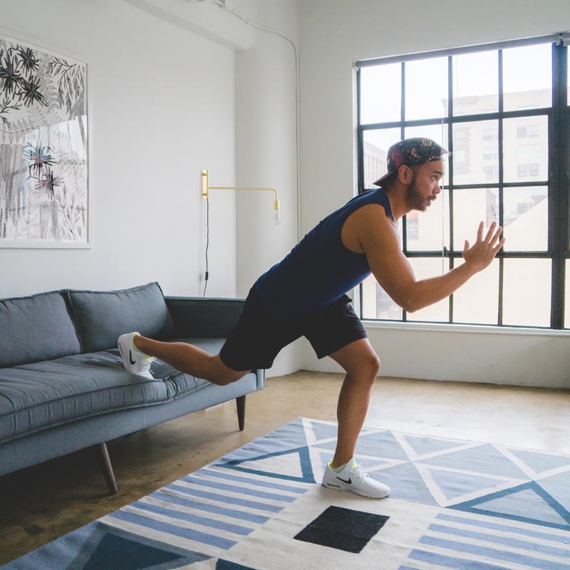 Elevated Single-leg Squat Thruster Exercise Video Guide | Muscle & Fitness