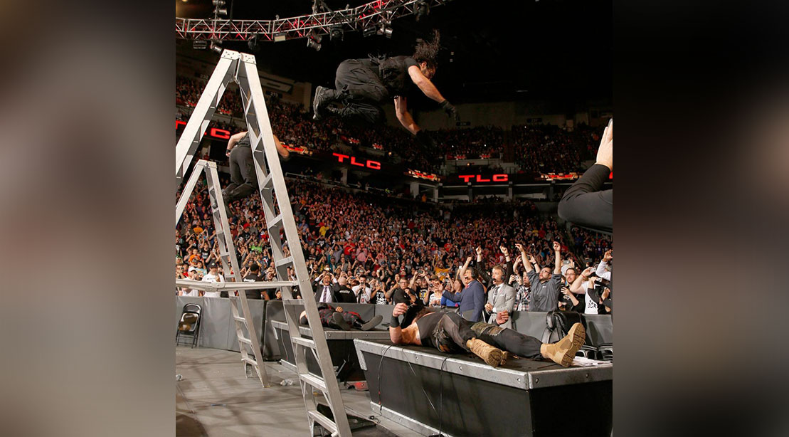 5 Highlights From WWE's Chaotic Main Event at TLC | Muscle & Fitness