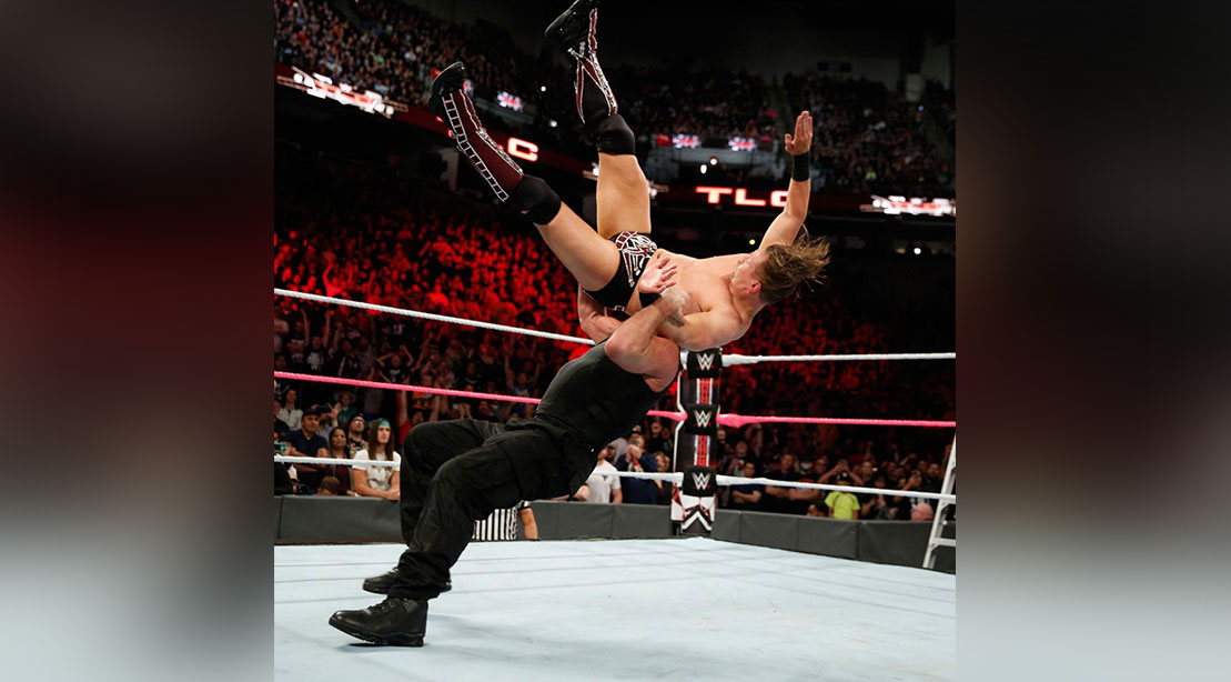 5 Highlights From WWE's Chaotic Main Event at TLC | Muscle & Fitness