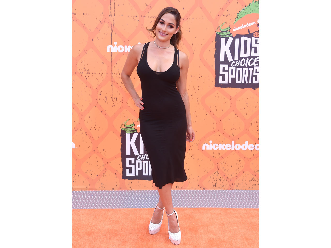 11 breathtaking photos of Nikki Bella | Muscle & Fitness