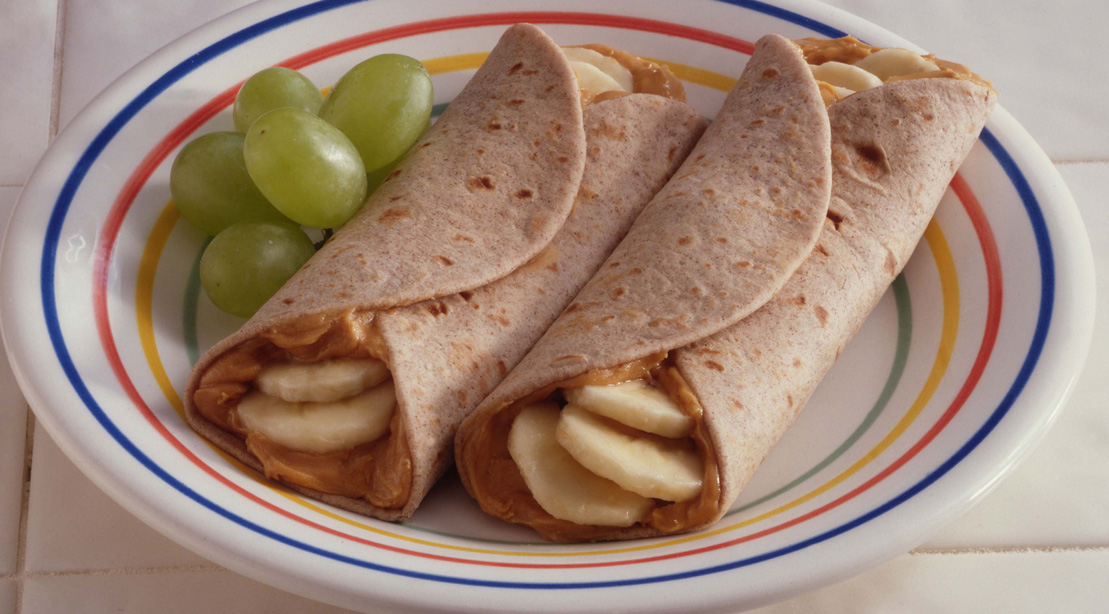 The Best Travel-Friendly Snacks for Bodybuilders | Muscle & Fitness