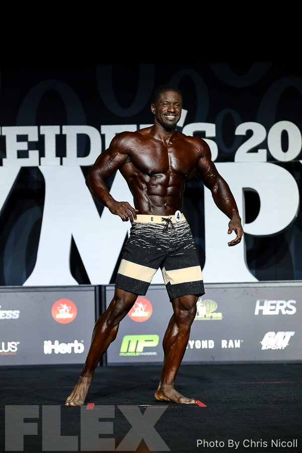 George Brown - Men's Physique - 2018 Olympia | Muscle & Fitness