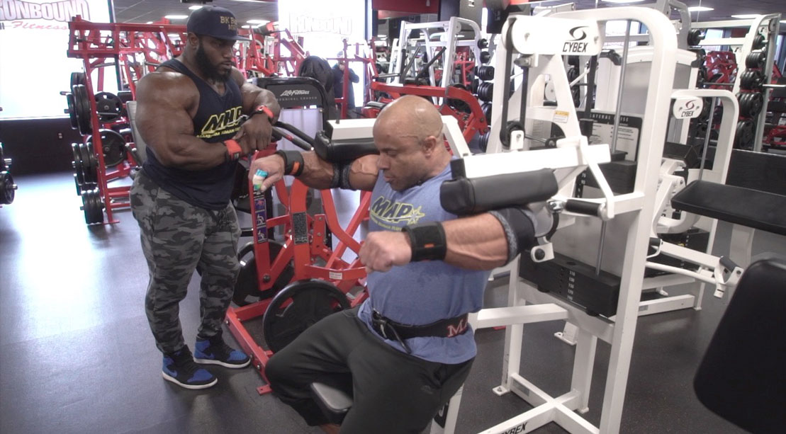 Victor Martinez | Muscle & Fitness