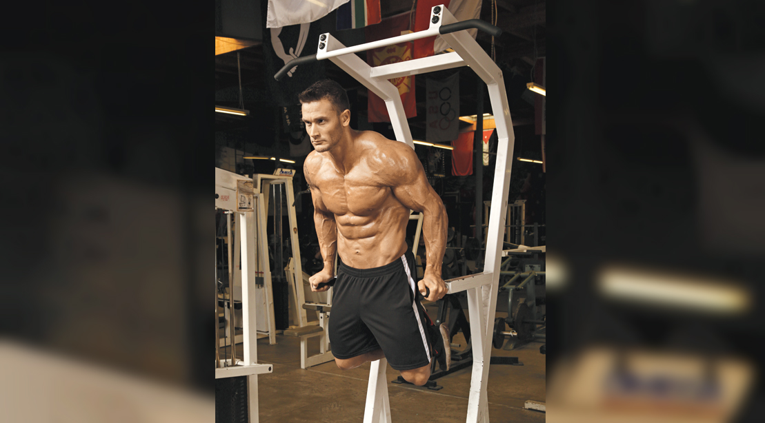 9 Best Bodyweight Moves for Colossal Arms | Muscle & Fitness