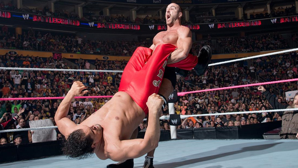 10 Freakishly Strong WWE Superstars | Muscle & Fitness