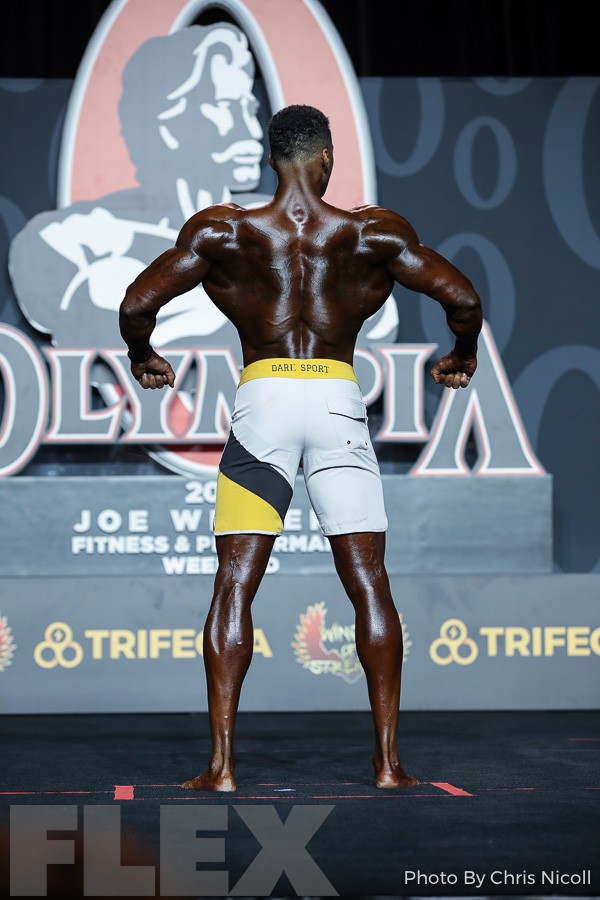 Raymont Edmonds - Men's Physique - 2019 Olympia | Muscle & Fitness