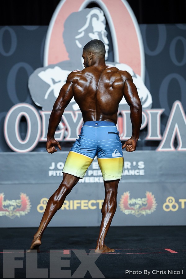 Carl Presendieu - Men's Physique - 2019 Olympia | Muscle & Fitness